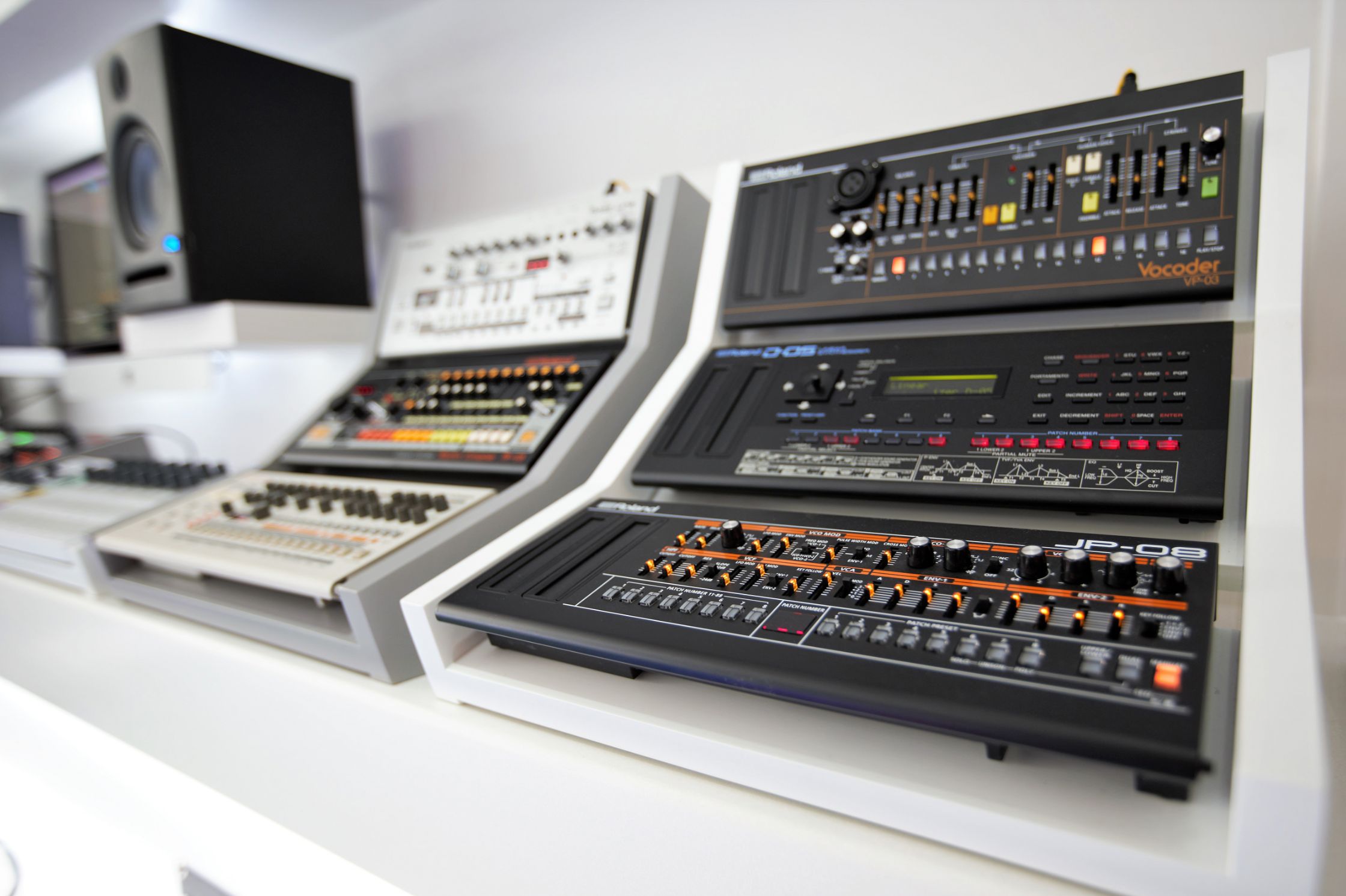 DJ & Studio Showroom - The Disc DJ Store